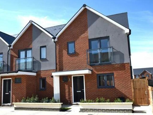 3 Bedroom End Of Terrace House For Sale In Gravesend, Kent