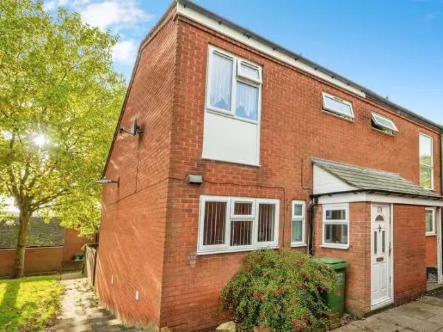 3 bedroom end of terrace house for sale in Greenlands Avenue.