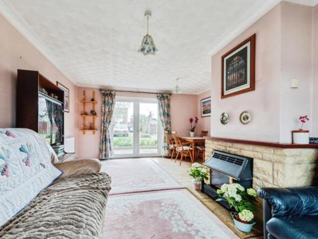 3 bedroom end of terrace house for sale in Gresham Close, Swindon, Wiltshire, SN3
