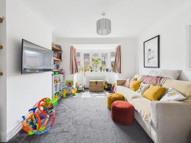 3 bedroom end of terrace house for sale in Guildford Road, Worthing, BN14 7LL, BN14