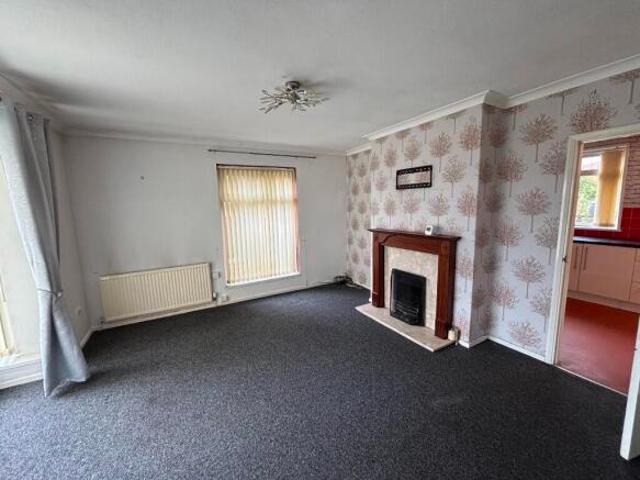3 bedroom end of terrace house for sale in Downside Crescent, Bradford, West Yorkshire, BD15