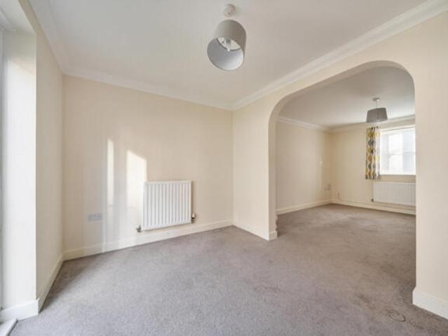 3 bedroom end of terrace house for sale in Dolina Road, Haydon End, Swindon, SN25