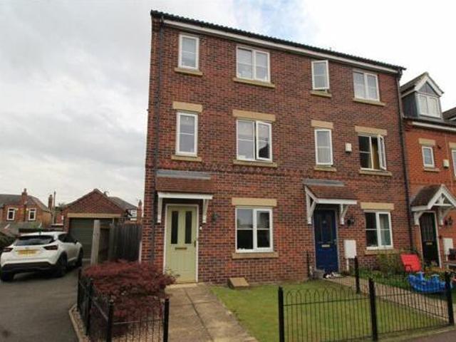 3 Bedroom End Of Terrace House For Sale In Doncaster, Nottinghamshire