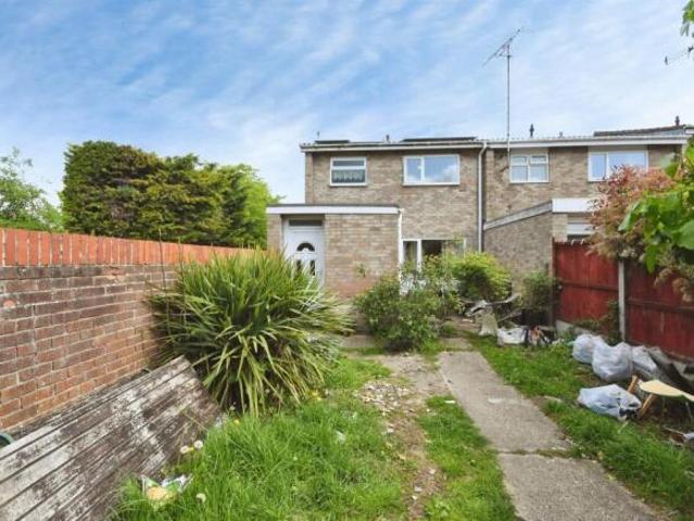 3 bedroom end of terrace house for sale in Dorset Avenue, Great Baddow, Chelmsford, CM2