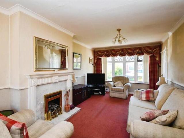 3 bedroom end of terrace house for sale in Daville Close, Hull, HU5