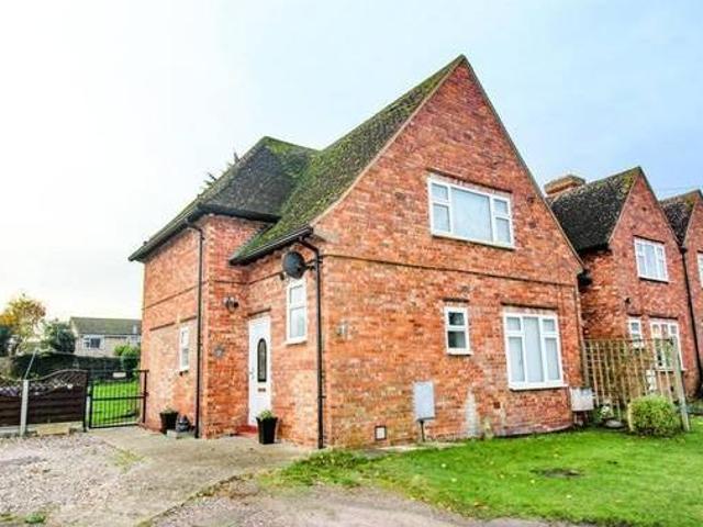 3 bedroom end of terrace house for sale in Davis Crescent Pirton Hitchin SG5 SG5