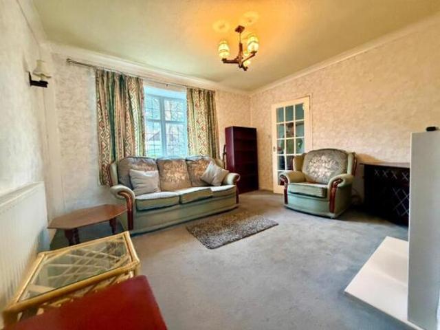 2 bedroom end of terrace house for sale in Daw Royds, Huddersfield, HD5