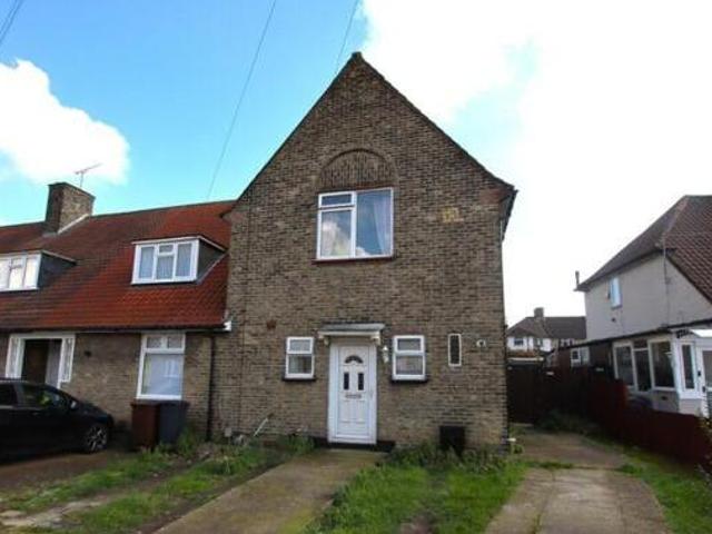 3 Bedroom End Of Terrace House For Sale In Dagenham, London