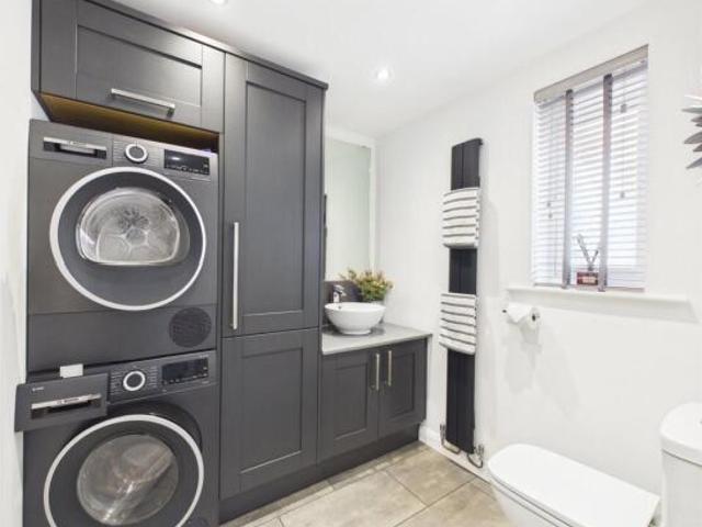 3 bedroom end of terrace house for sale in Darwin Avenue, Worcester, Worcestershire, WR5