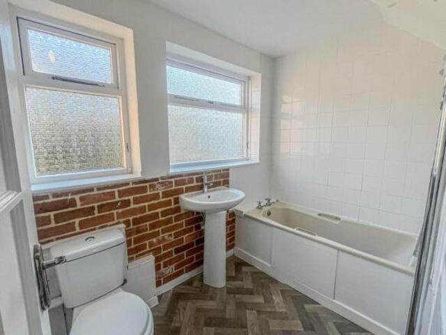 3 bedroom end of terrace house for sale in Defoe Road, Ipswich, IP1