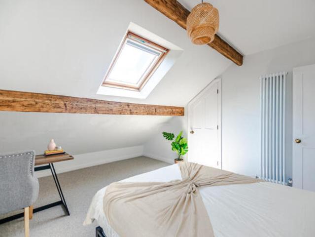 3 bedroom end of terrace house for sale in Delph Mount, Leeds, LS6