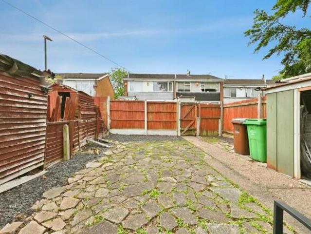 3 bedroom end of terrace house for sale in Deptford Crescent, Nottingham, NG6
