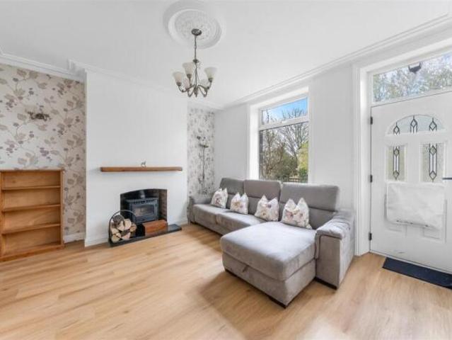 3 bedroom end of terrace house for sale in Dicks Garth Road, Menston, Ilkley, LS29