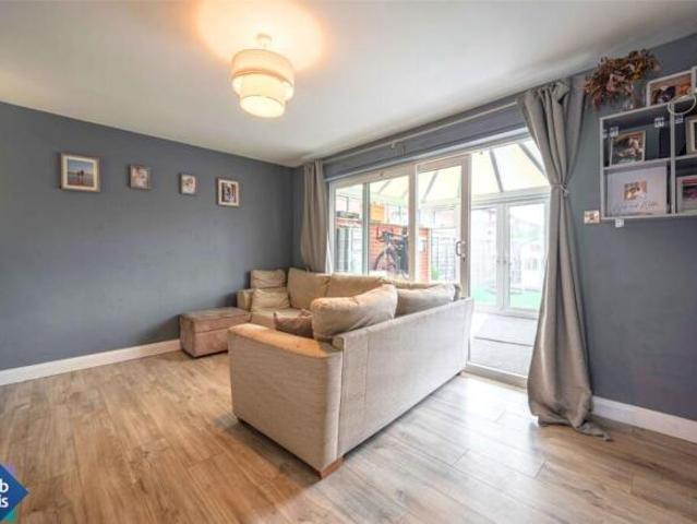 3 bedroom end of terrace house for sale in Dudley Green, Leamington Spa, CV32