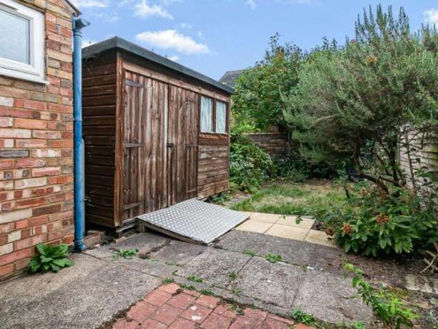 3 bedroom end of terrace house for sale in Dudley Street, Bedford, MK40