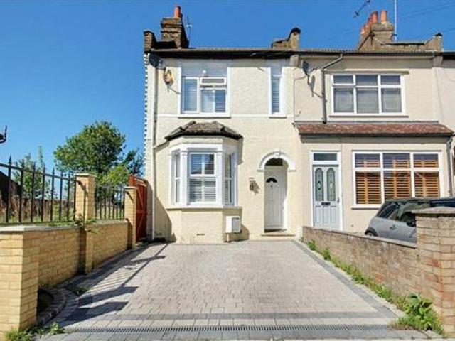 3 Bedroom End Of Terrace House For Sale In Enfield, Greater London