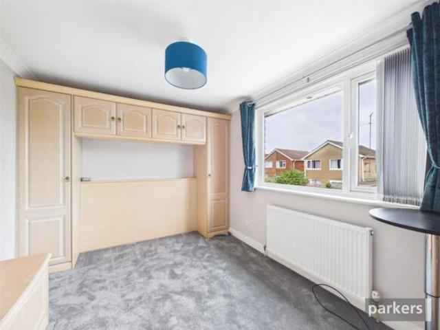 3 bedroom end of terrace house for sale in Enstone Road, Woodley, Reading, Berkshire, RG5