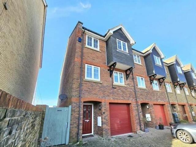 3 Bedroom End Of Terrace House For Sale In Eastbourne
