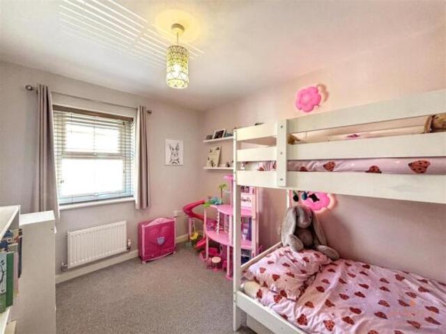 3 bedroom end of terrace house for sale in Elthorne Park, Kingswood, Hull, HU7