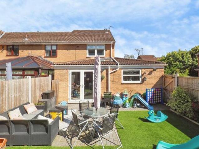 3 bedroom end of terrace house for sale in Ellwood Crescent, Wollaton, Nottingham, NG8
