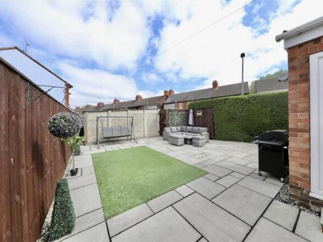 3 bedroom end of terrace house for sale in Etherington Drive, Hull, HU6
