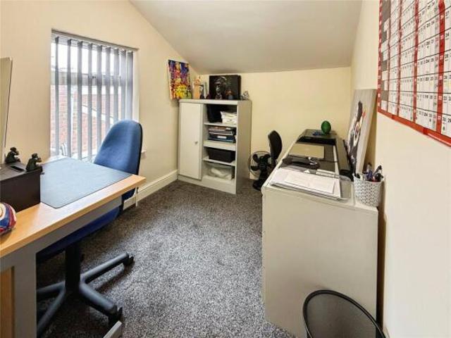 3 bedroom end of terrace house for sale in Ewart Street, Lincoln, Lincolnshire, LN5