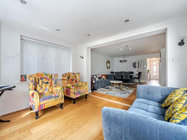 3 bedroom end of terrace house for sale in Foxglove Gardens, Merrow, Guildford, Surrey, GU4
