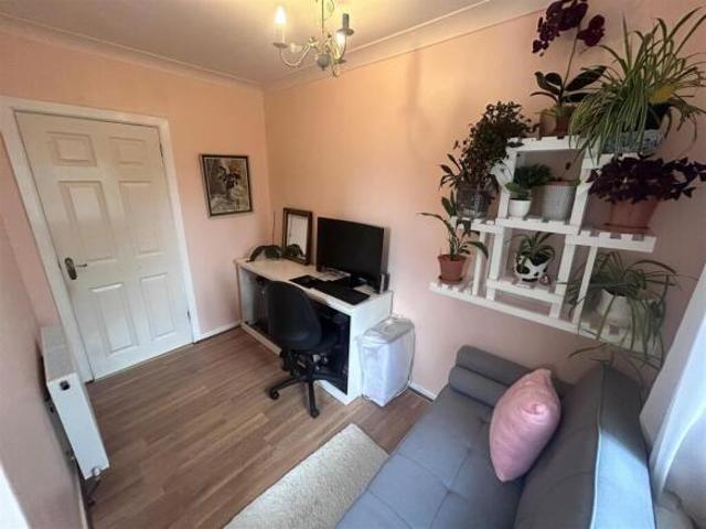 3 bedroom end of terrace house for sale in Foxfield Road, Manchester, M23