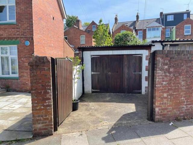 3 bedroom end of terrace house for sale in Fore Street, Heavitree, Exeter, EX1