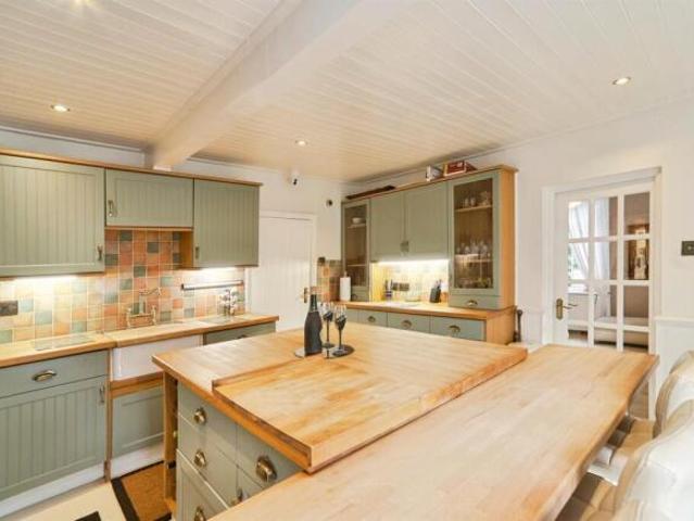 3 bedroom end of terrace house for sale in Fagley Lane, Bradford, BD2