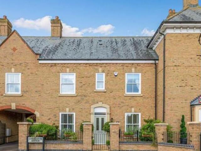 3 Bedroom End Of Terrace House For Sale In Fairfield