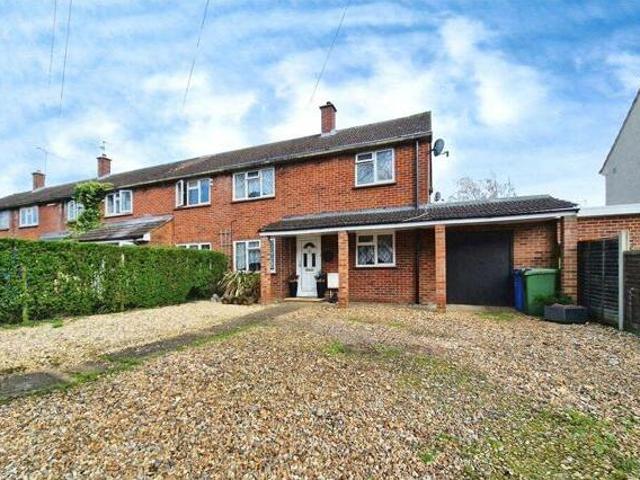 3 Bedroom End Of Terrace House For Sale In Farnborough