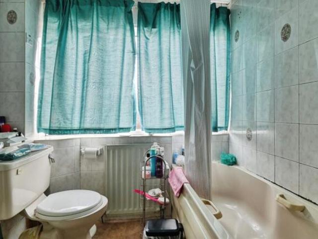 3 bedroom end of terrace house for sale in Farnborough Road, Birmingham, B35