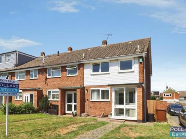3 bedroom end of terrace house for sale in Farnham Close, Rainham, ME8