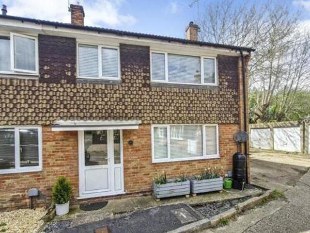 3 Bedroom End Of Terrace House For Sale In Farnham, Surrey