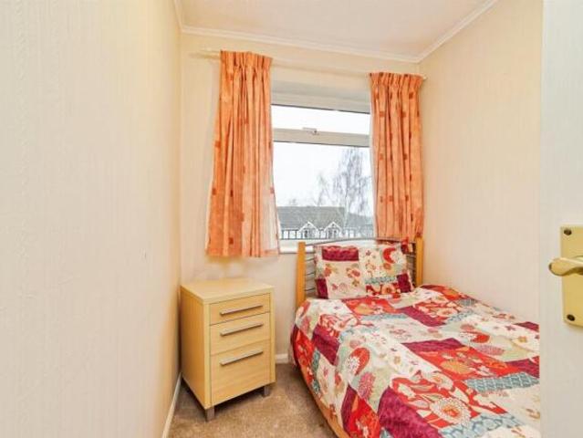 3 bedroom end of terrace house for sale in Fartown, Pudsey, LS28