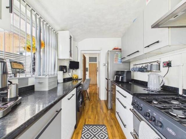 3 bedroom end of terrace house for sale in Featherstone Road, Fishponds, Bristol, BS16