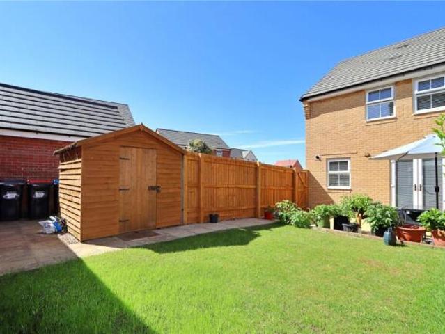 3 bedroom end of terrace house for sale in Fitz Hugh Crescent, Eagle Farm South, Milton Keynes, Buckinghamshire, MK17
