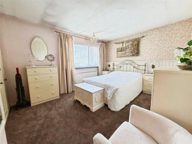 3 bedroom end of terrace house for sale in Finch Close, Lincoln, Lincolnshire, LN6