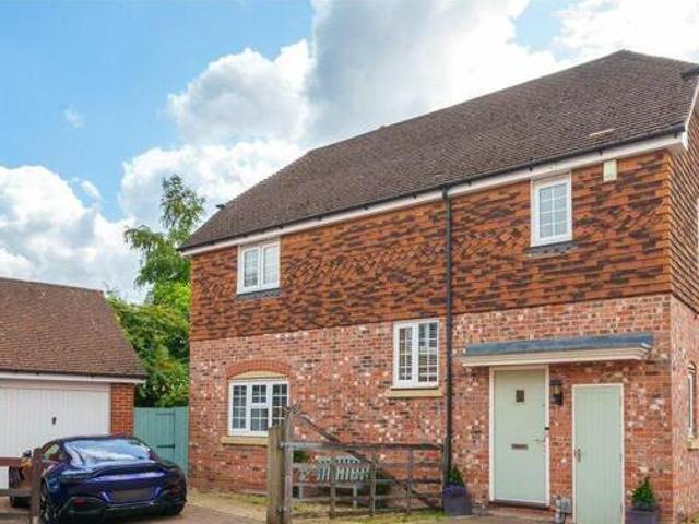 3 Bedroom End Of Terrace House For Sale In Fleet, Hampshire