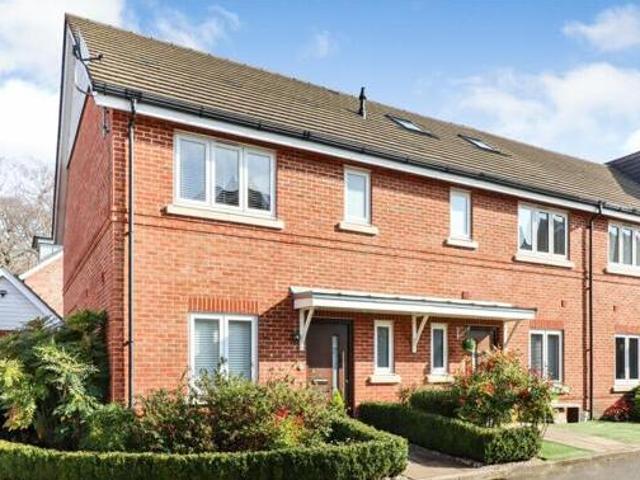 3 Bedroom End Of Terrace House For Sale In Fleet, Hampshire