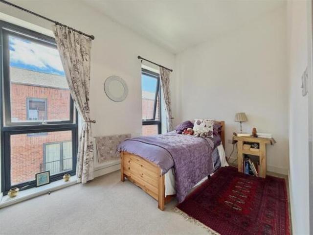 3 bedroom end of terrace house for sale in Friars Orchard, Gloucester, GL1