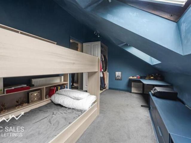 3 bedroom end of terrace house for sale in Fulmer Road, Sheffield, S11