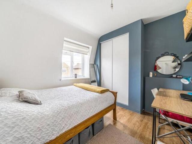 3 bedroom end of terrace house for sale in Knapmill Road, Catford, London, SE6