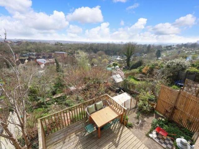 3 bedroom end of terrace house for sale in Kathdene Gardens, Bristol, BS7