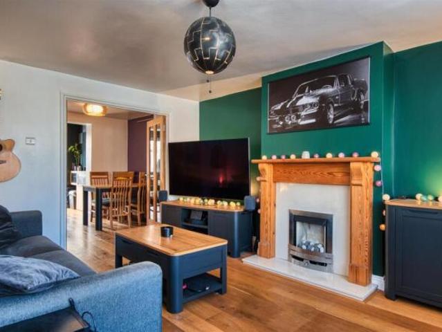 3 bedroom semi detached house for sale in Kellett Lane, Wortley, Leeds, LS12