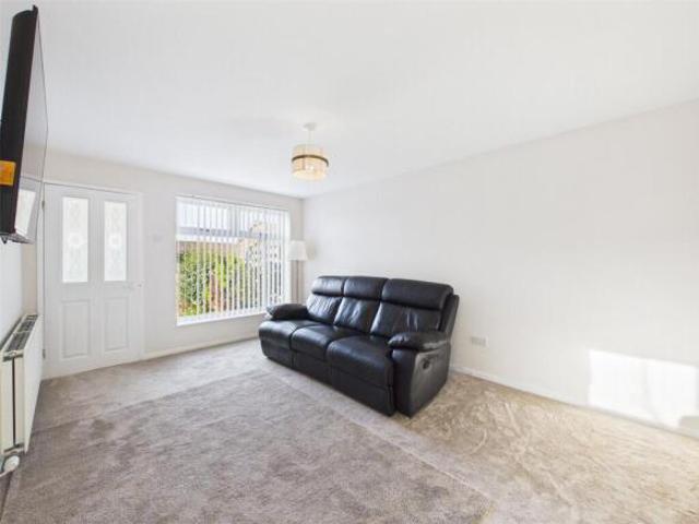 3 bedroom end of terrace house for sale in Kempton Grove, Cheltenham, Gloucestershire, GL51