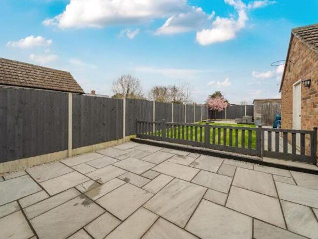 3 bedroom end of terrace house for sale in Kendall Road, Bedford, MK42