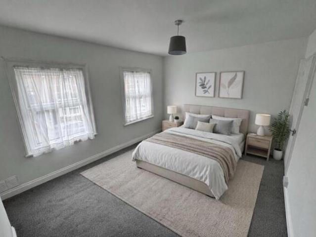 3 bedroom end of terrace house for sale in Kensington Road, West Reading, RG30