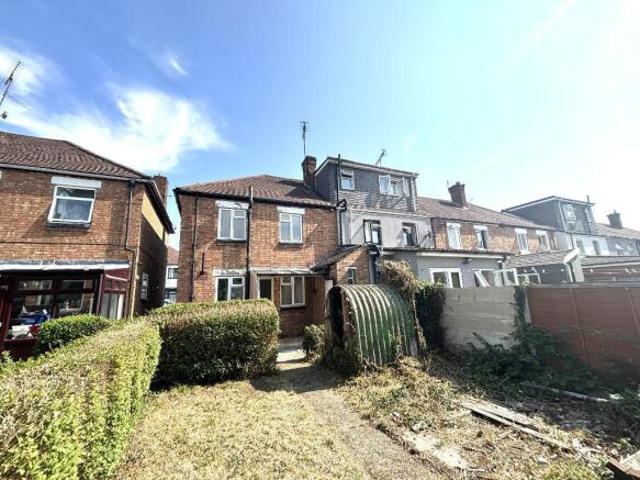3 bedroom end of terrace house for sale in Kent Road, Dallow, Luton, Bedfordshire, LU1 1TJ, LU1